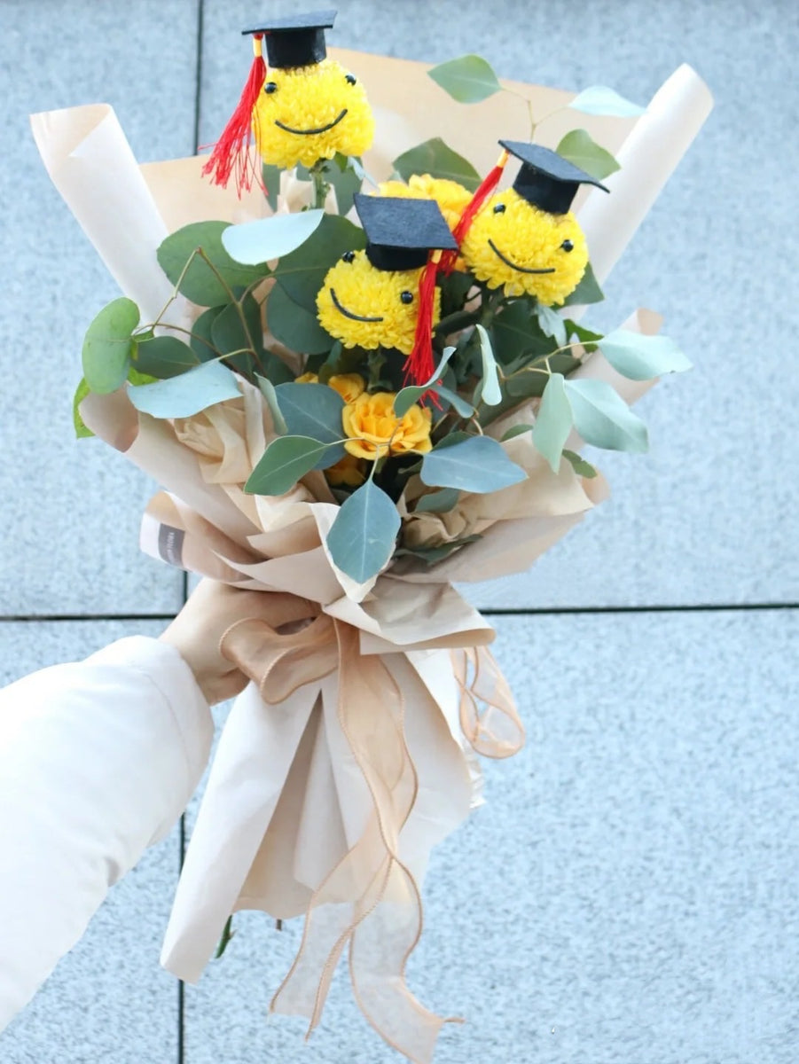 Cheers to Graduation – 33 Petals & Co.